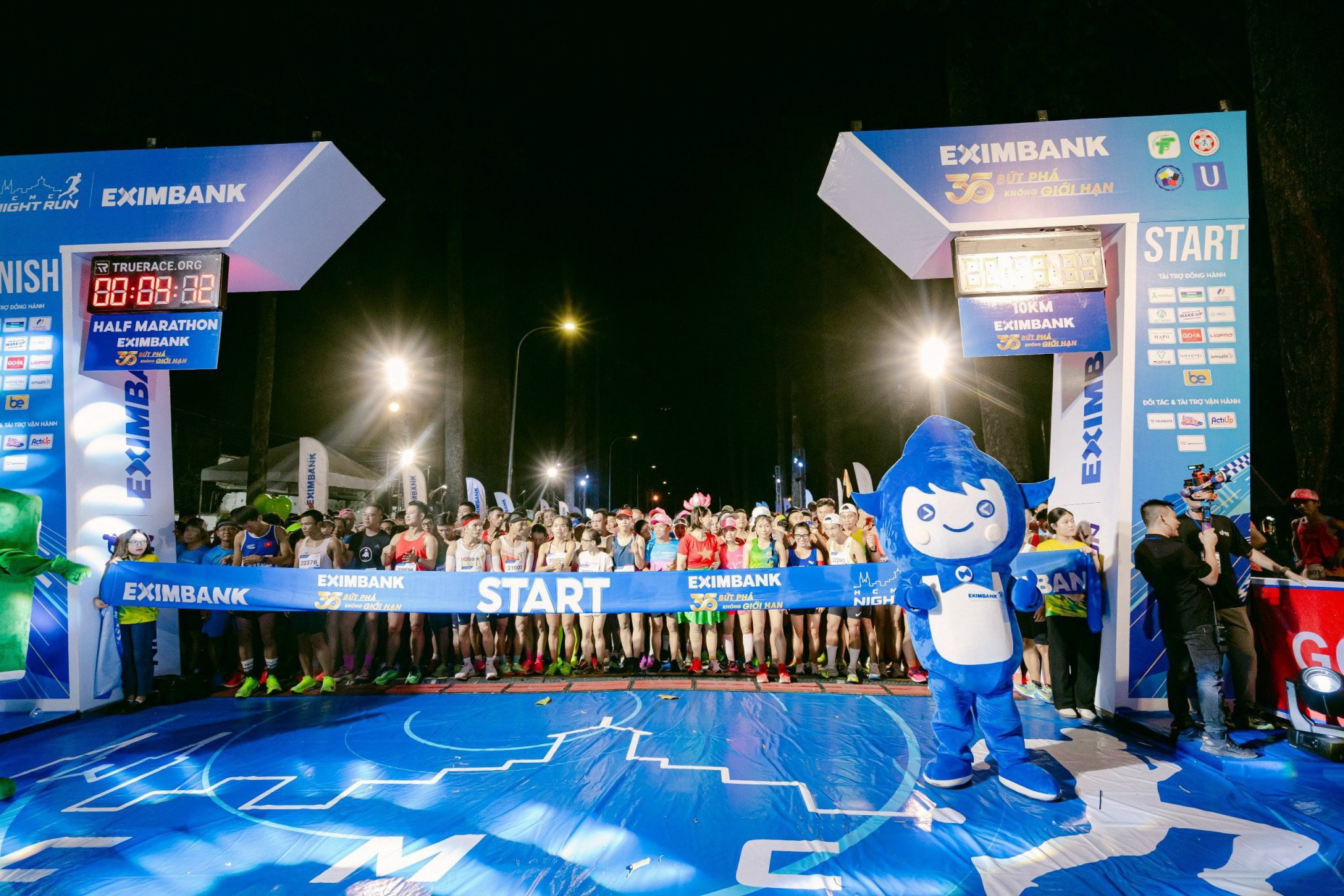 Ho Chi Minh City Night Run Eximbank thành công rực rỡ - lan tỏa tinh ...